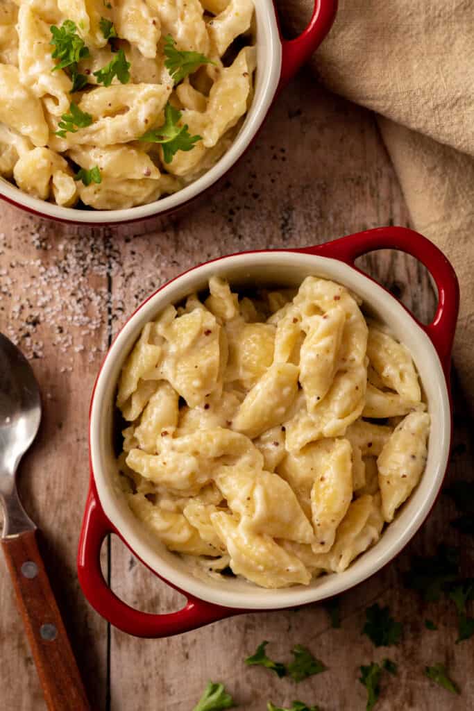 Dutch Oven Mac and Cheese - Sugar & Snap Peas